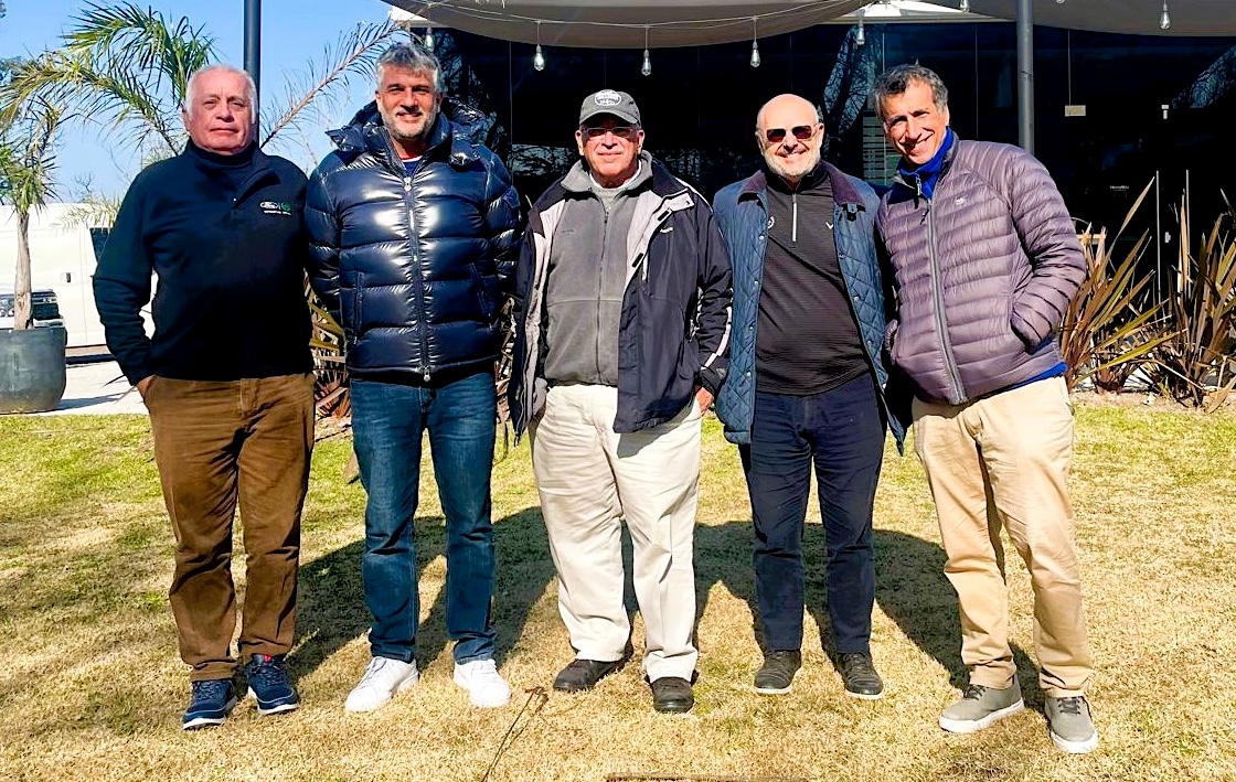 Visita de la Comisión de Canchas de la AAG al CC Grand Bell - AAG